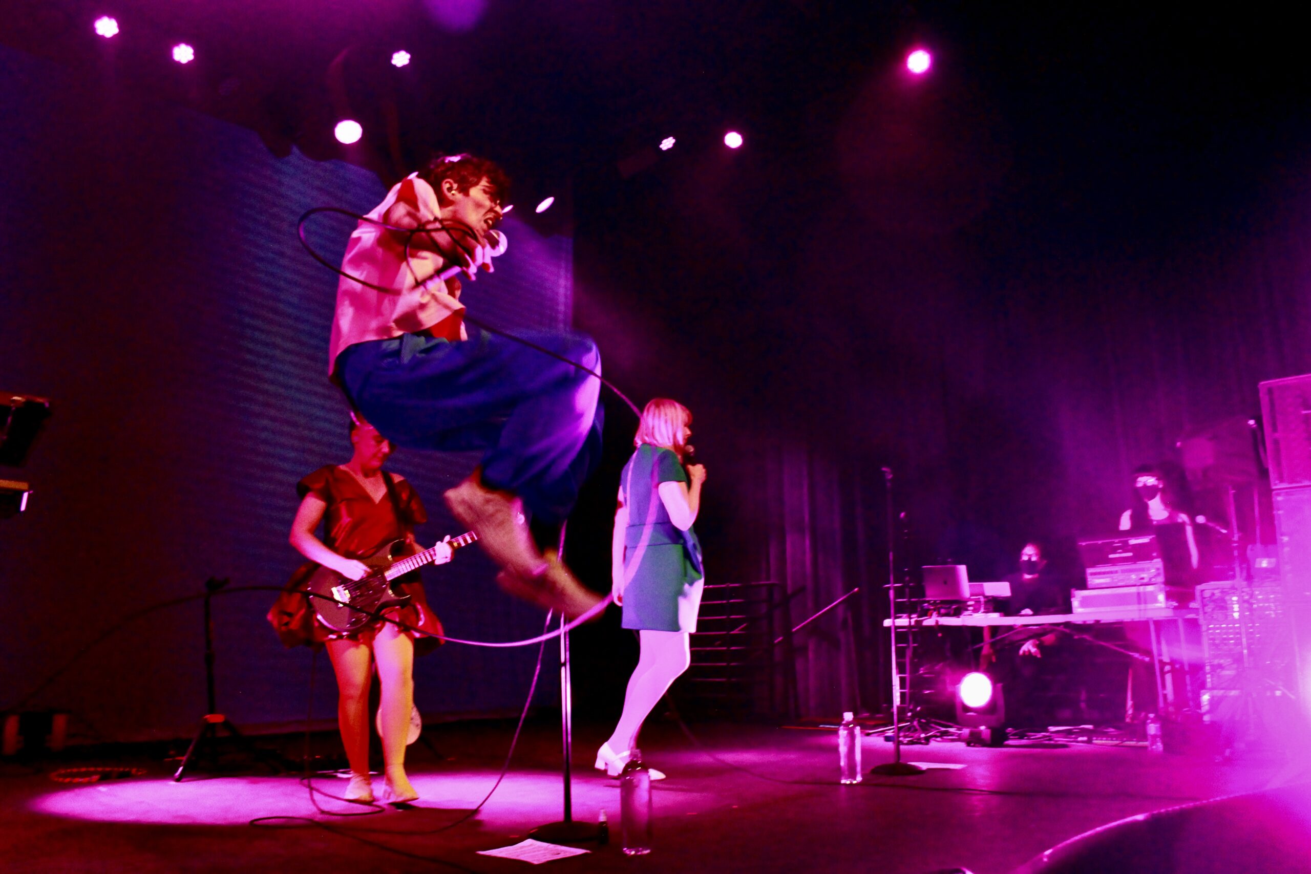 Le Tigre’s Dance-Punk Finds New Relevance After 18 Years – WQHS Radio Le Tigre’s Dance-Punk Finds New Relevance After 18 Years – WQHS Radio